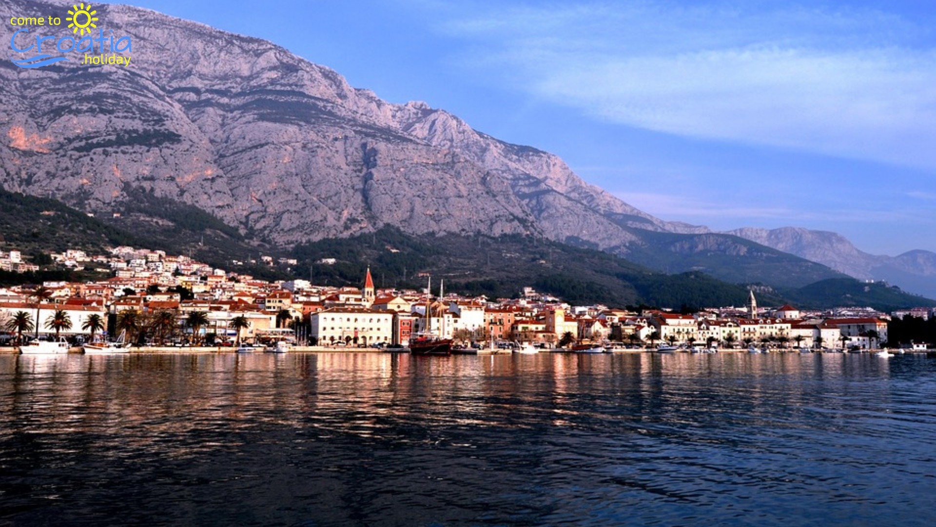 Makarska – The Coastal Hidden Town Embraced by the Mighty Mountain