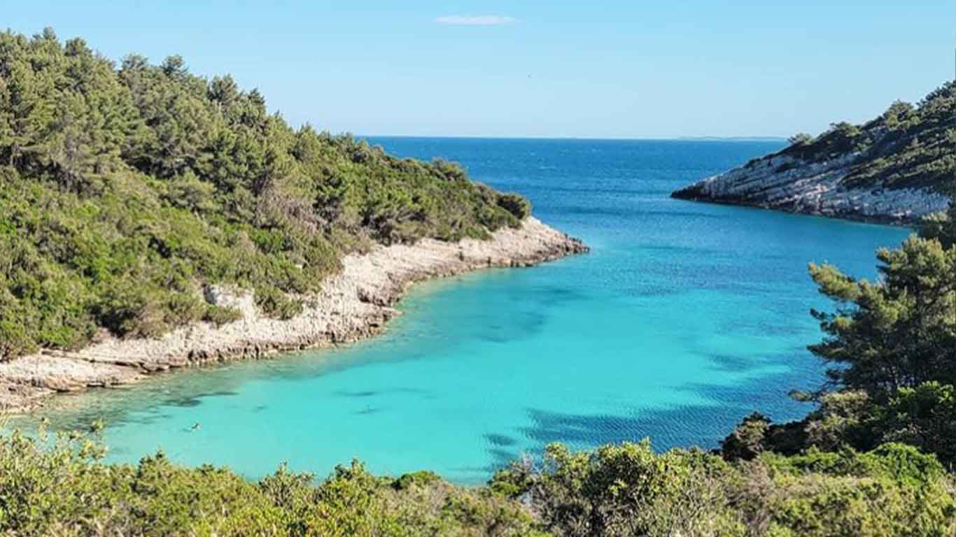 Best beaches of Korčula: Visit them by boat