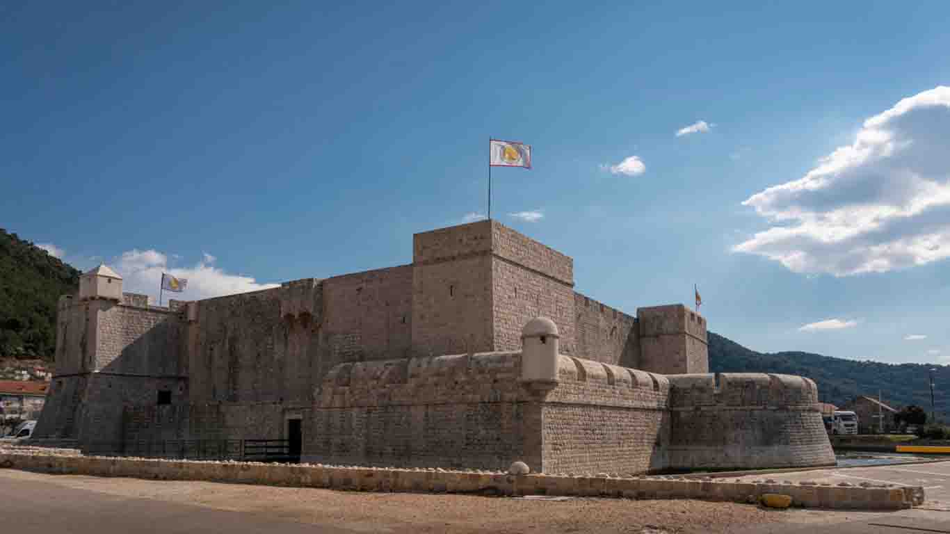 Ston: A Journey Through Time Along the Majestic City Walls